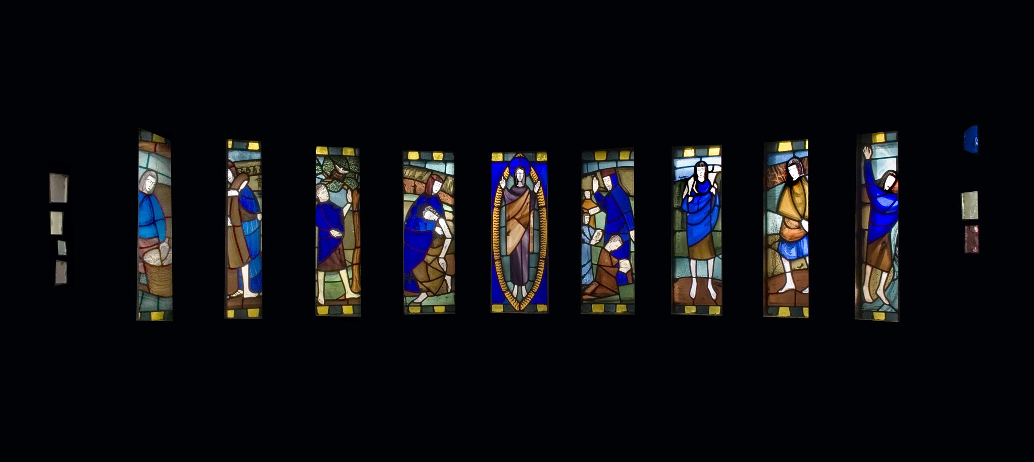 End chapel: stained glass - Scene & Word